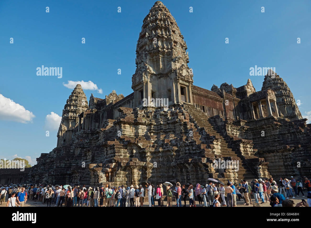 The central sanctuary angkor wat hi-res stock photography and images ...