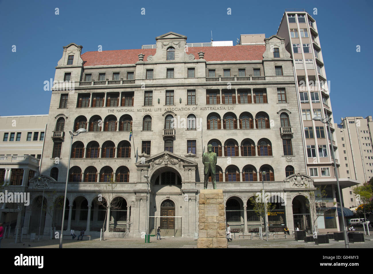Mutual building hi-res stock photography and images - Alamy