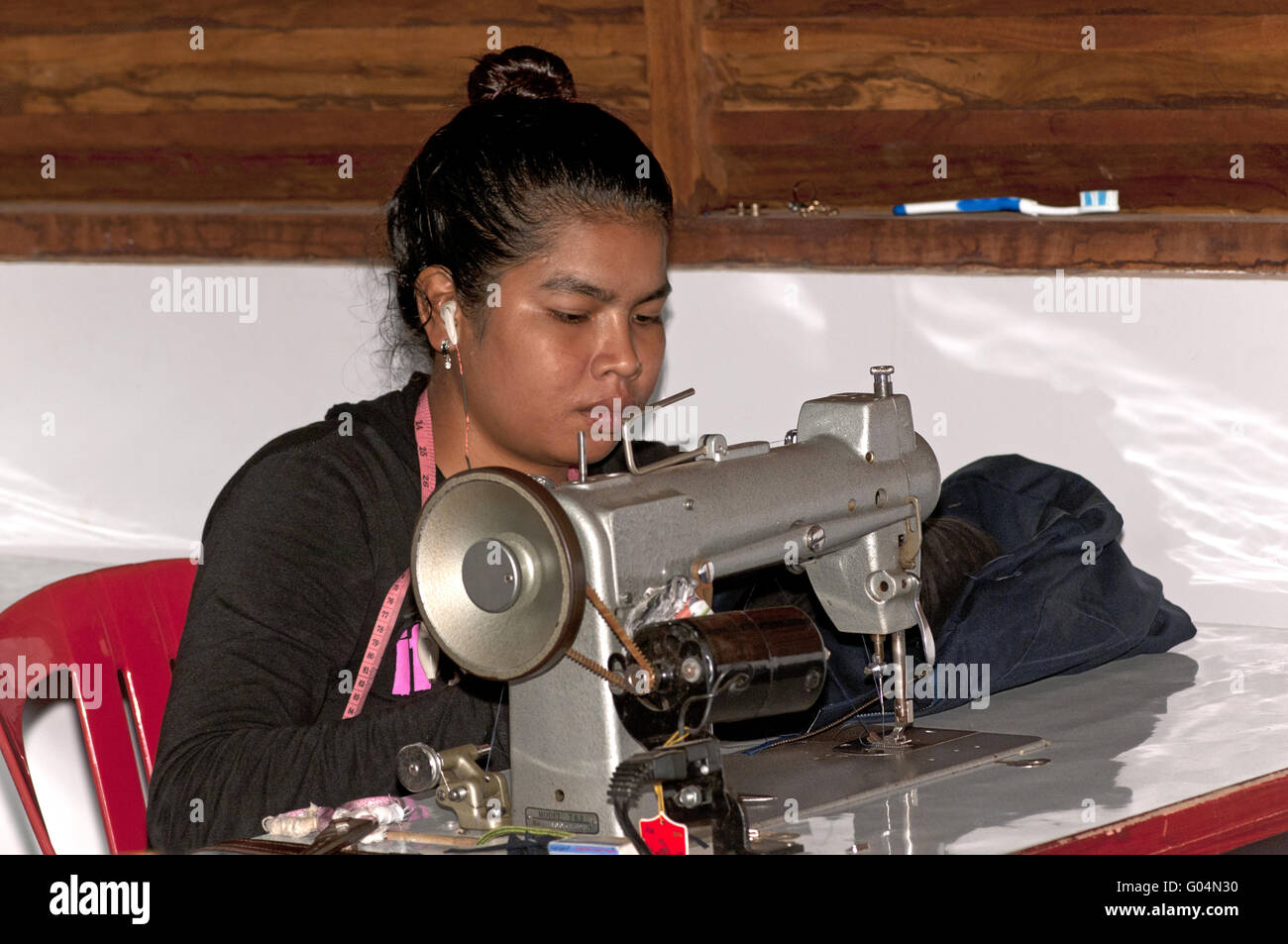 Sewing machine tailors shop in hi-res stock photography and images - Alamy