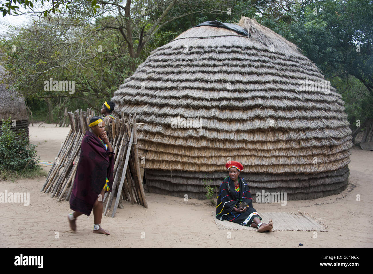 Zulu women hi-res stock photography and images - Alamy