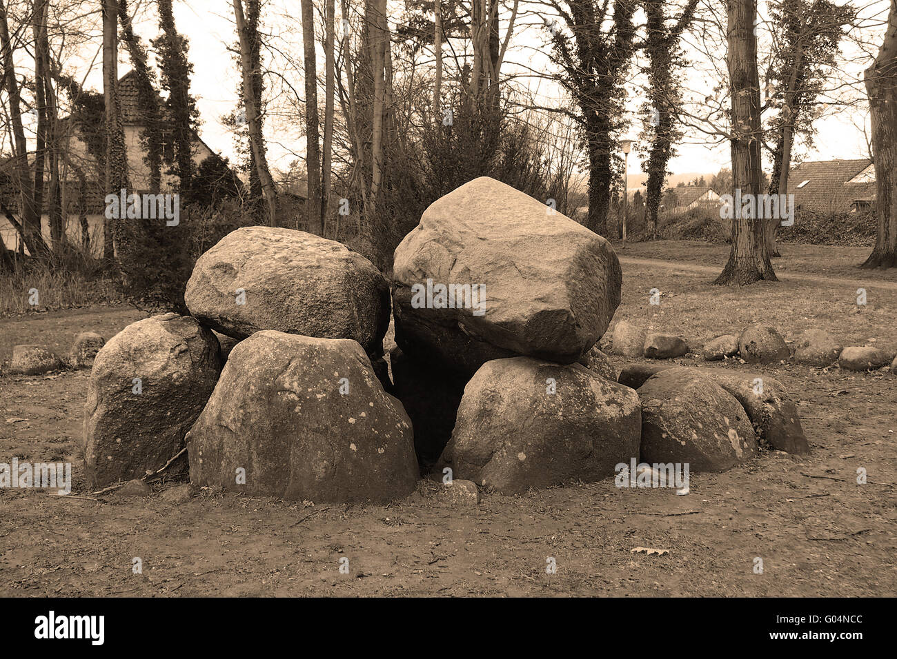 Megalith tomb hi-res stock photography and images - Alamy