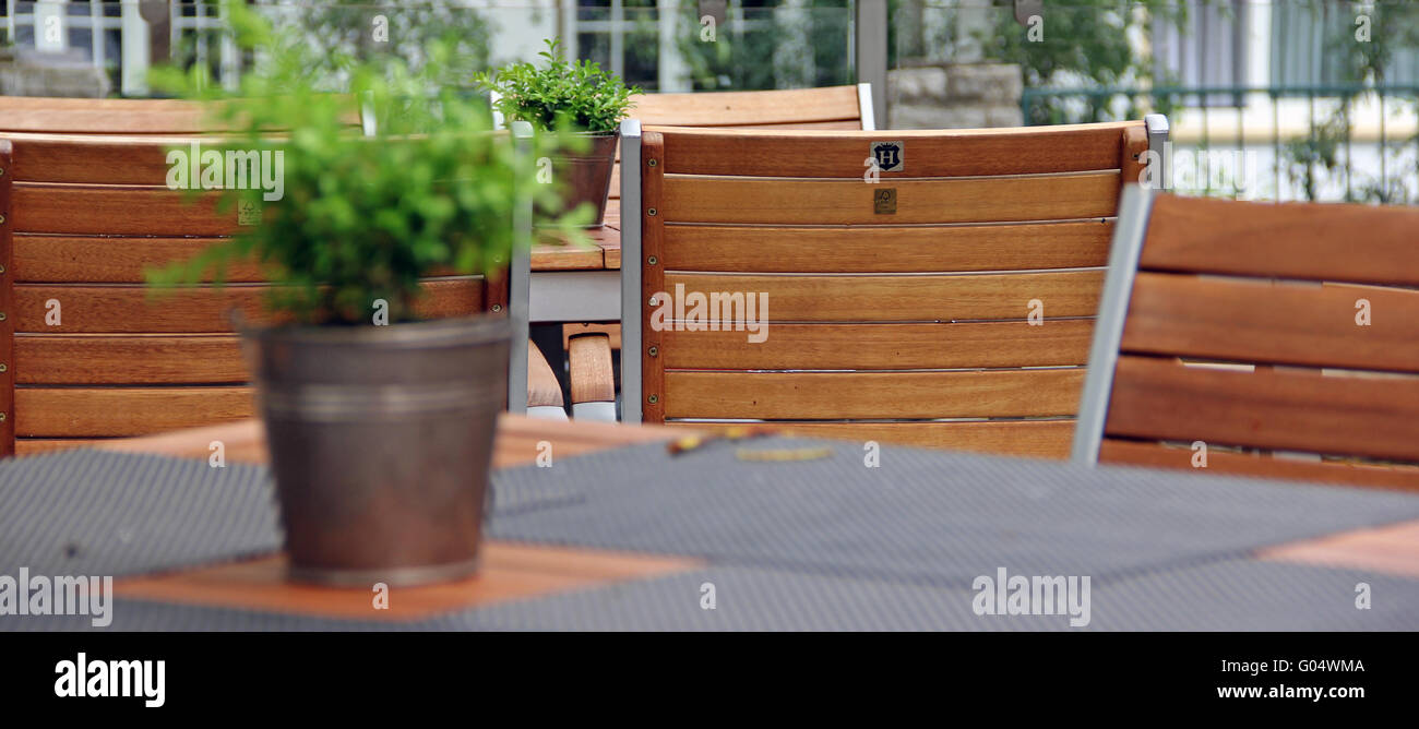 Open air pub hi-res stock photography and images - Alamy