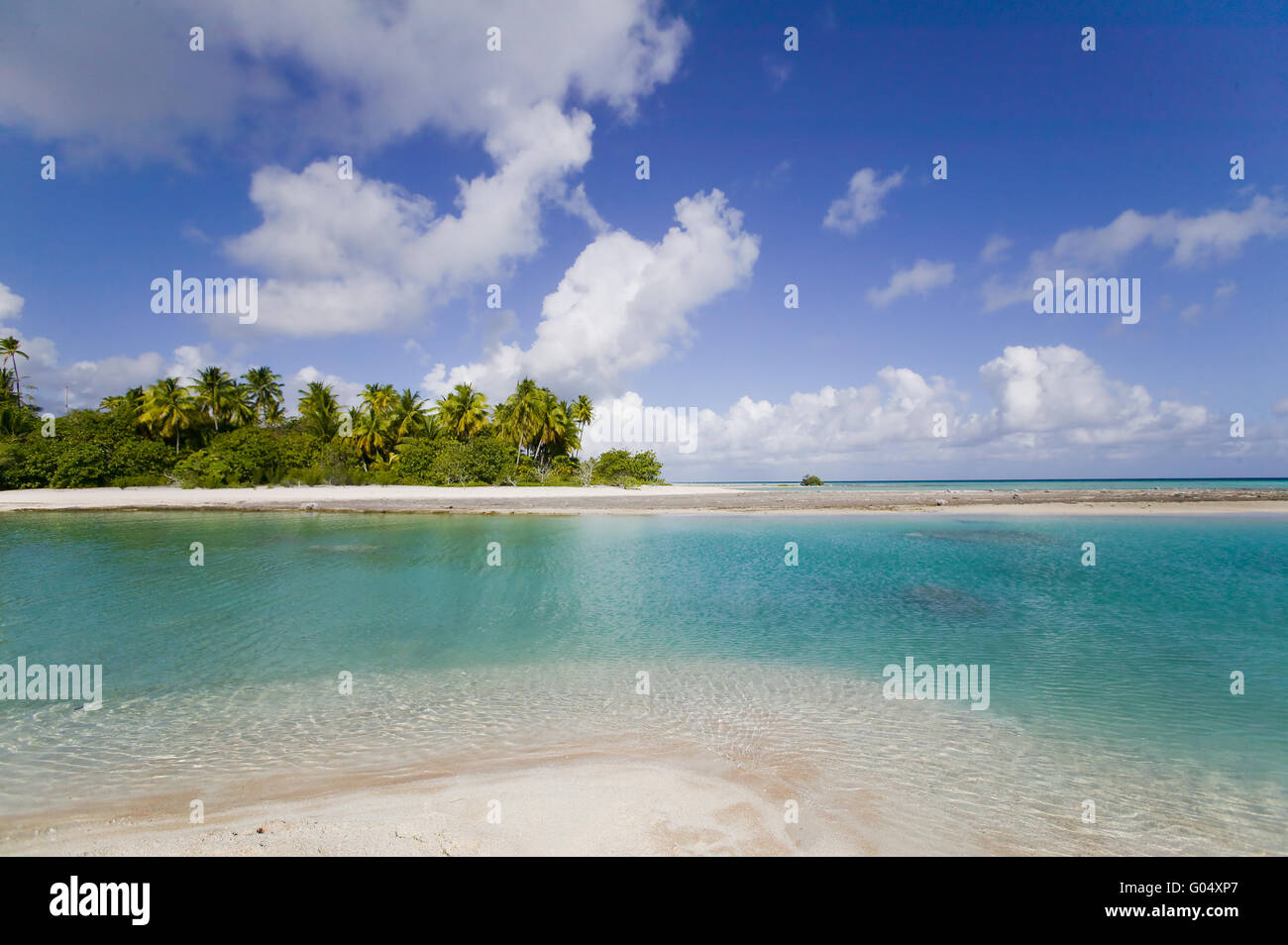 Makemo atoll hi-res stock photography and images - Alamy