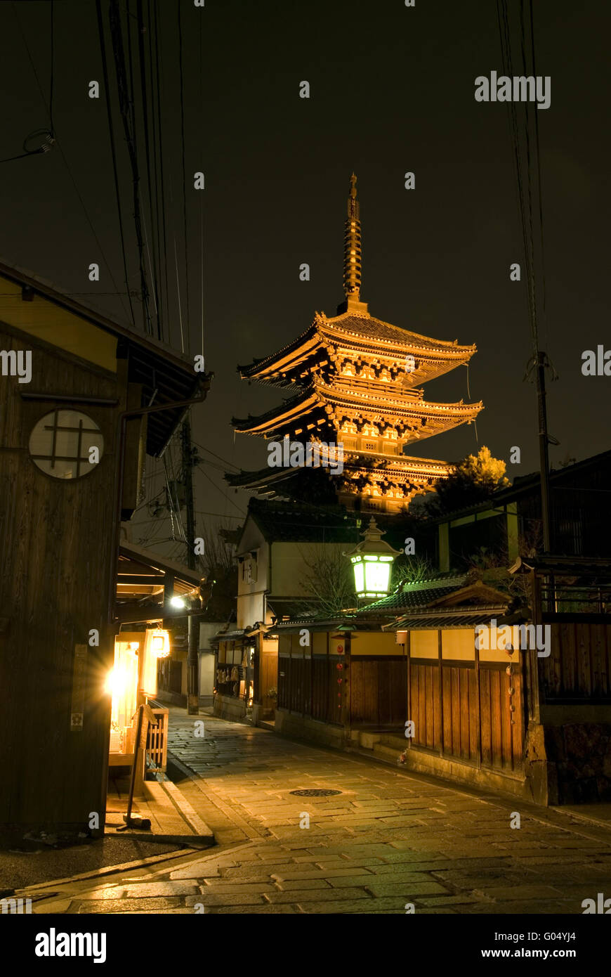 Kyoto streets hi-res stock photography and images - Alamy