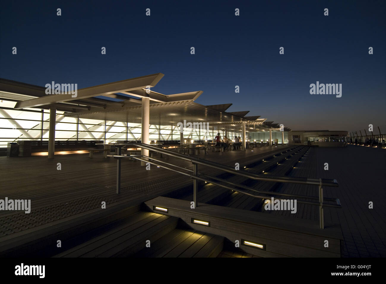 Open deck tables hi-res stock photography and images - Alamy