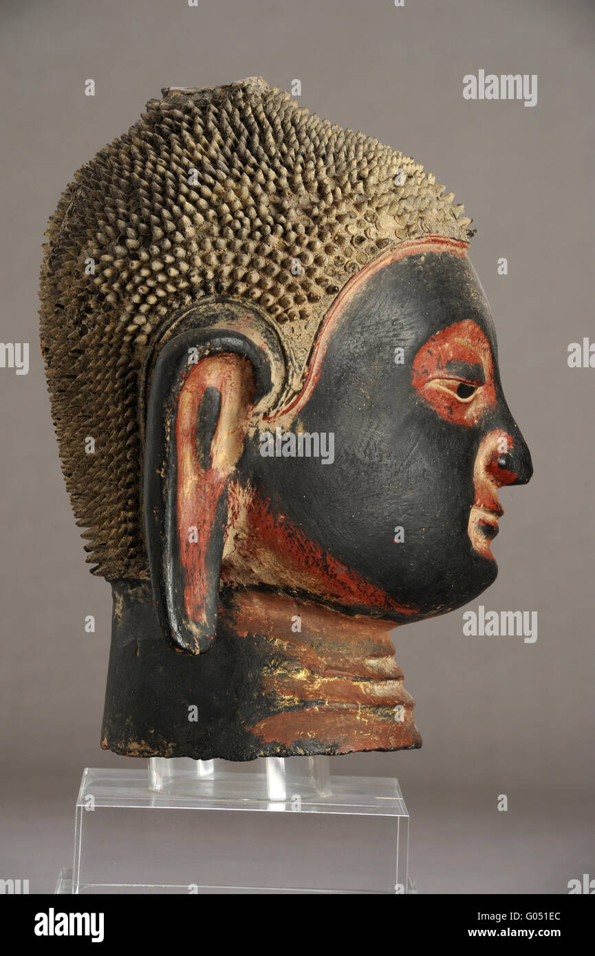 Burmese statue of buddha's head Stock Photo - Alamy