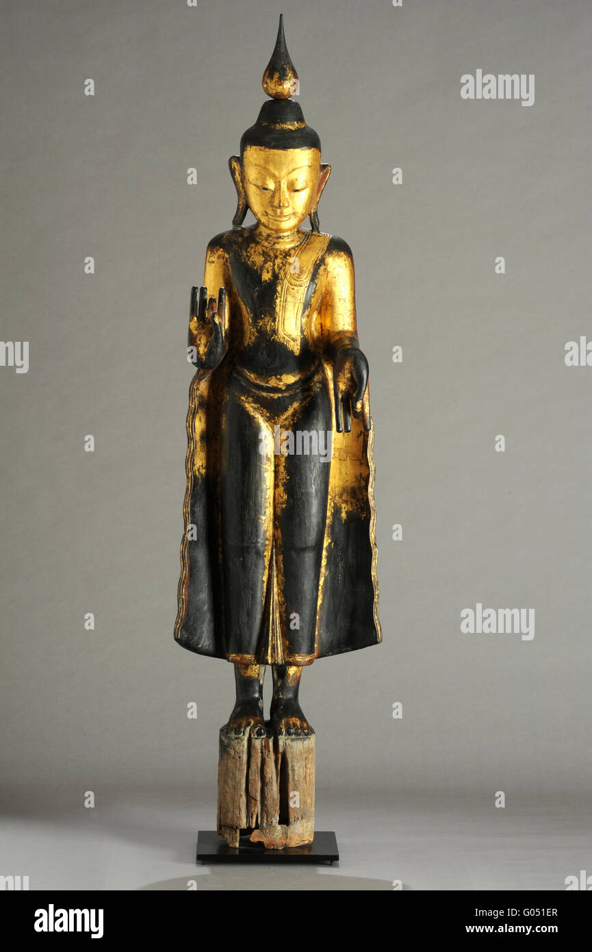 Burmese statue of Buddha Stock Photo - Alamy