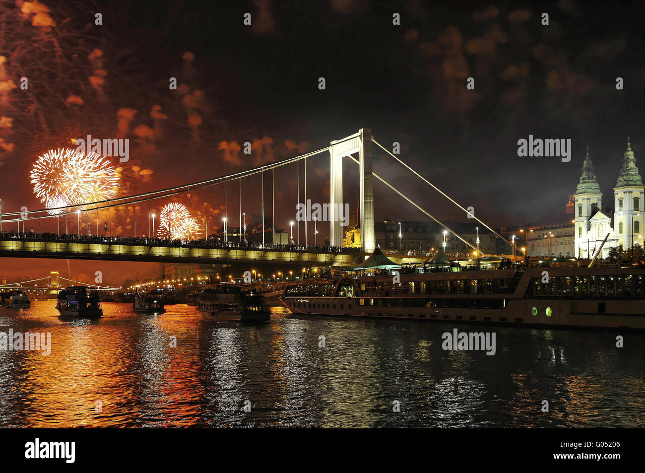 Budapest fireworks danube hi-res stock photography and images - Alamy