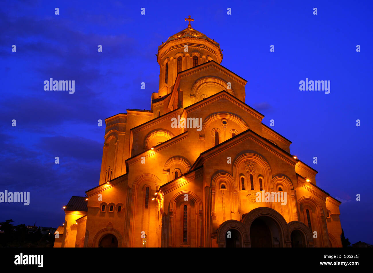 Glass castle georgia hi-res stock photography and images - Alamy