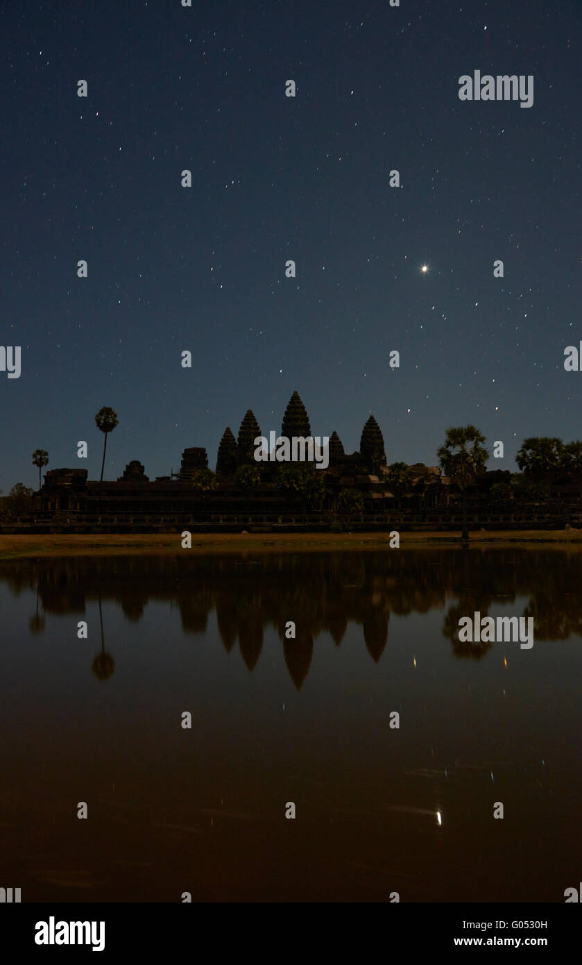 Sunrise over angkor wat temples hi-res stock photography and images - Alamy
