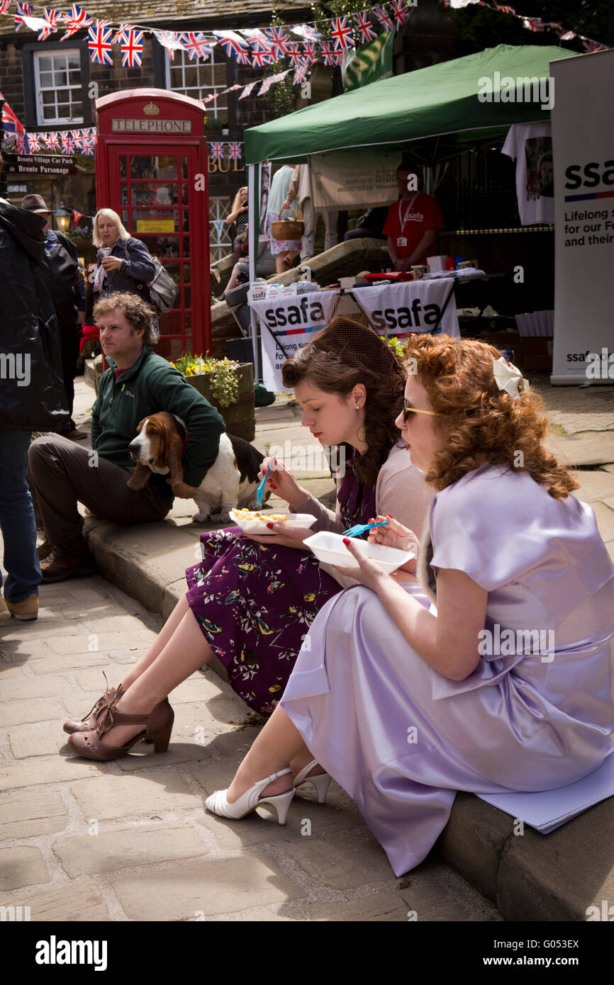 UK, England, Yorkshire, Haworth 40s Weekend, attractively dressed girls ...