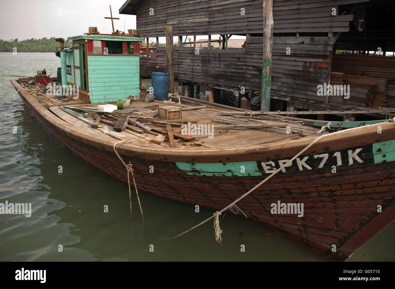 Boat factory hi-res stock photography and images - Alamy