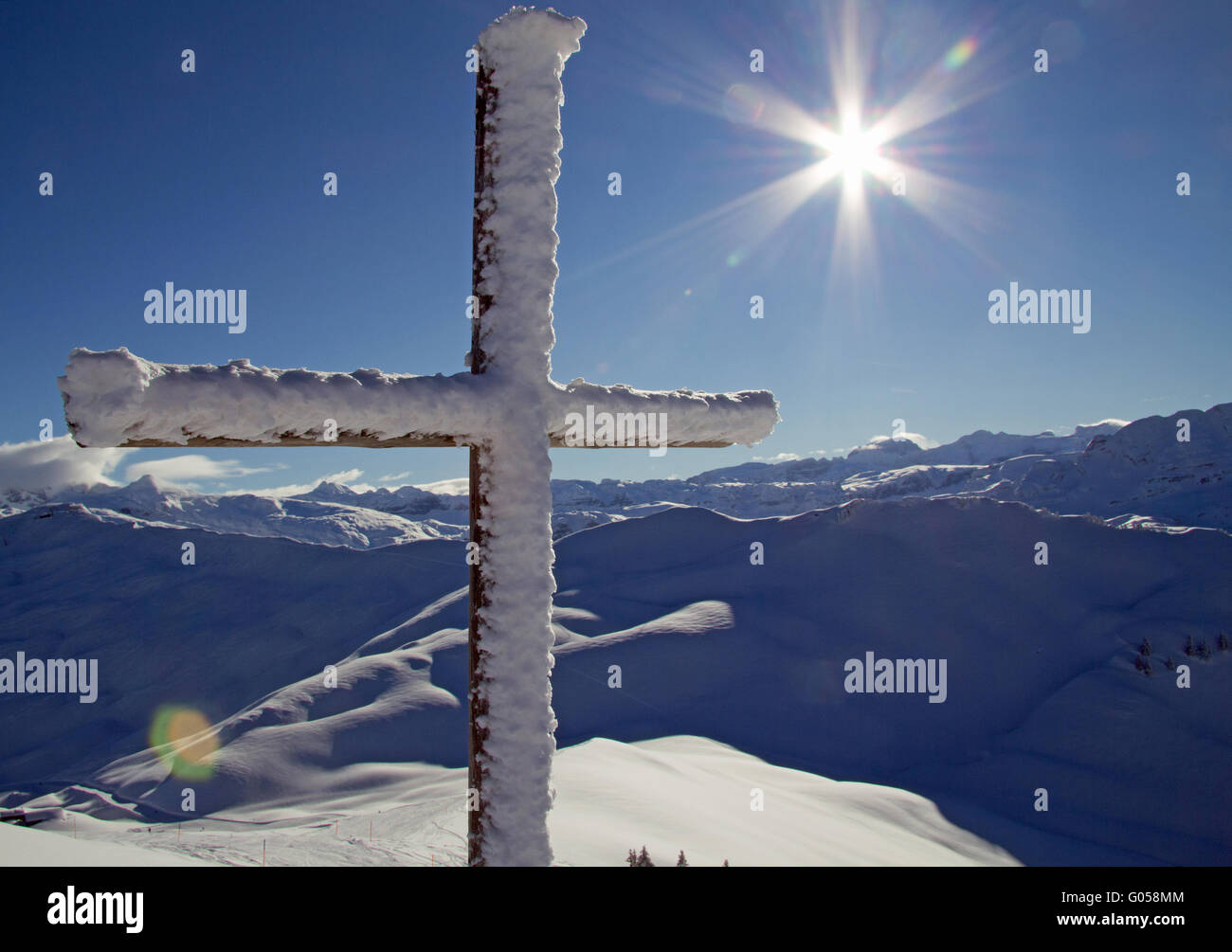 Cross mountains hi-res stock photography and images - Alamy
