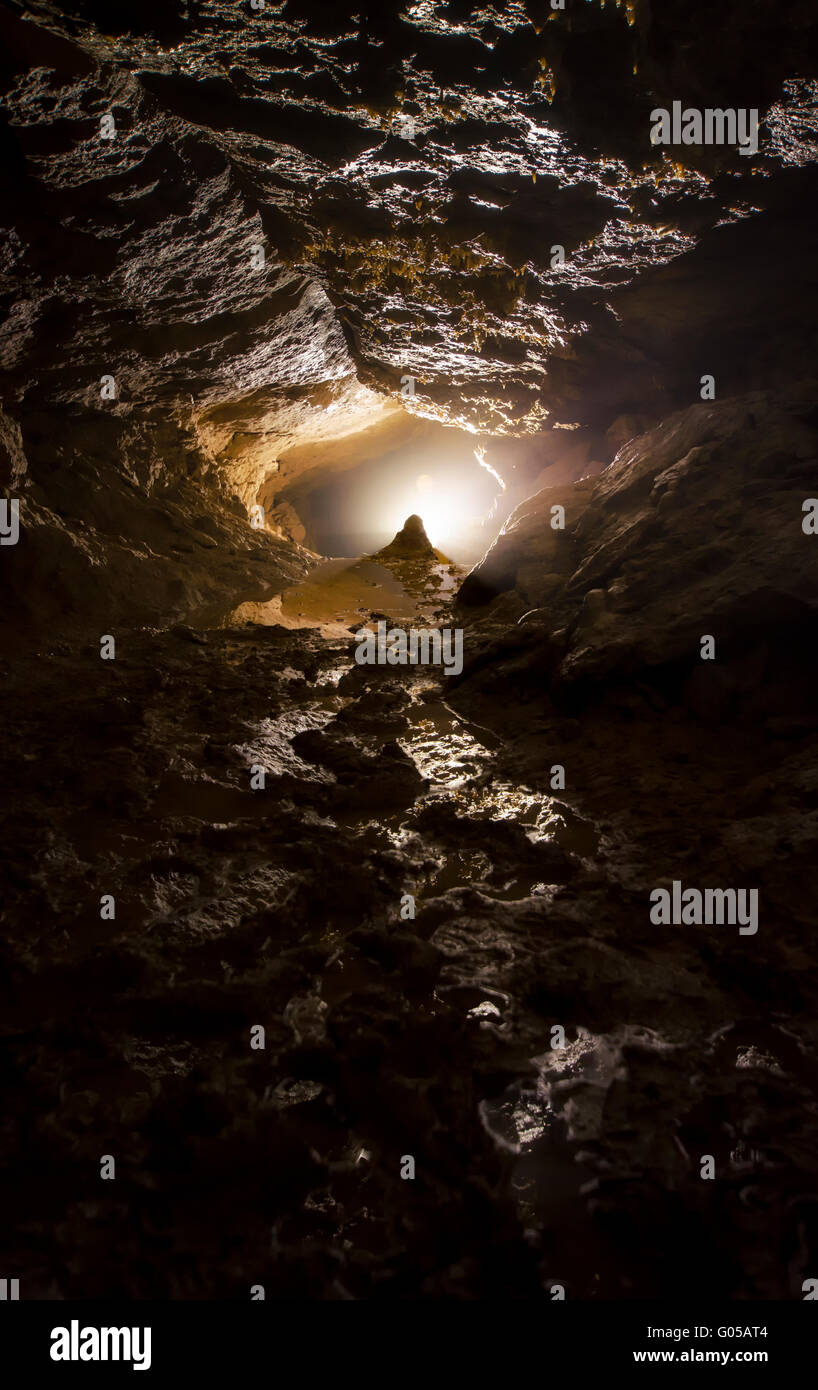 Cave dark hi-res stock photography and images - Alamy