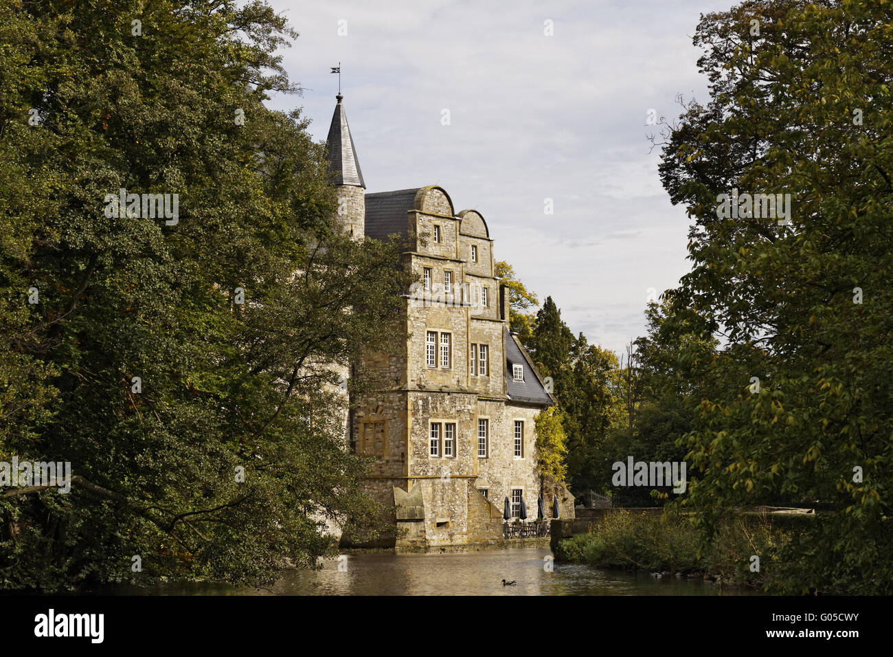 Moated castle hi-res stock photography and images - Alamy
