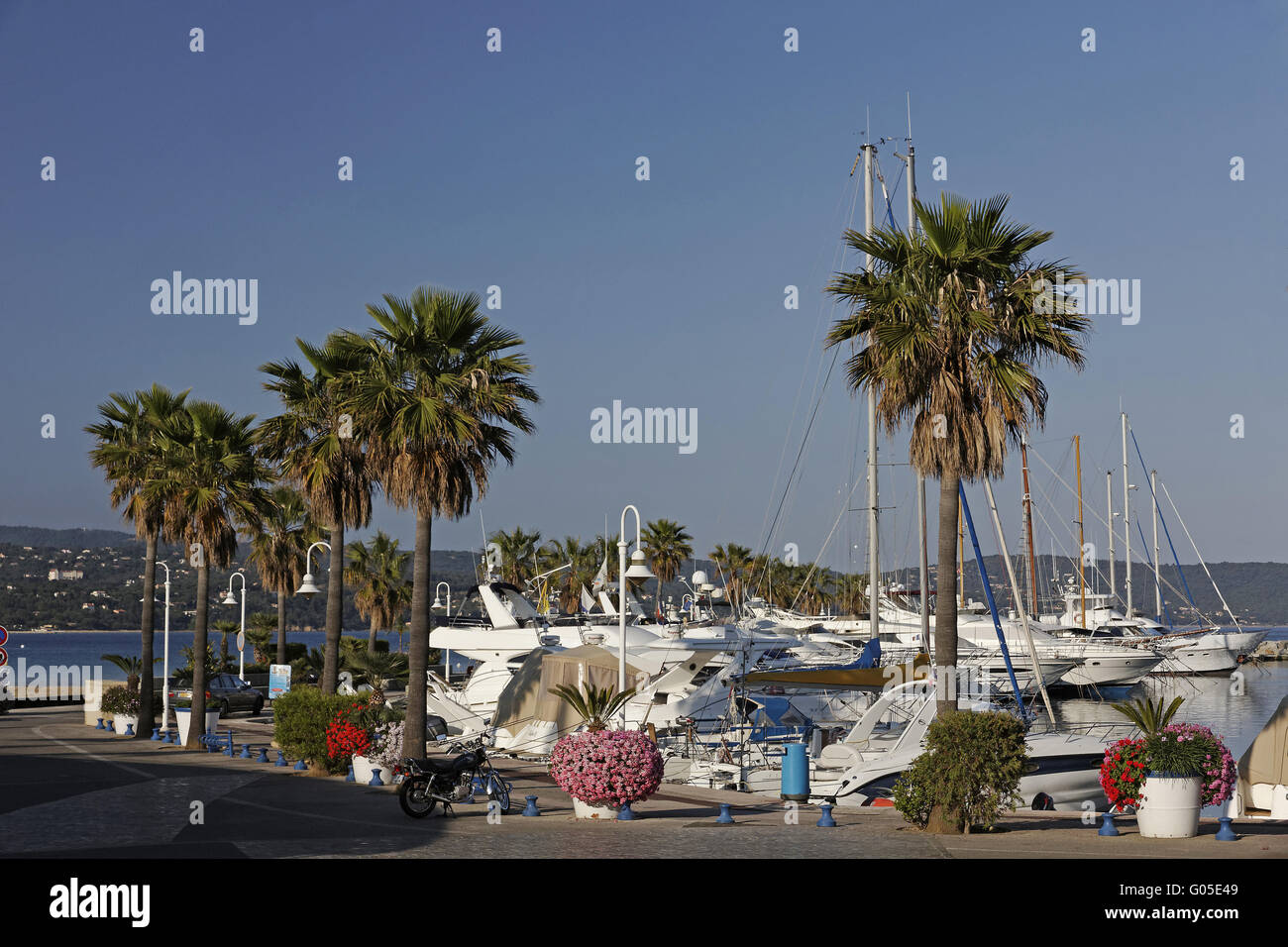 Cavalaire-sur-Mer with small marina, Cote d'Azur Stock Photo - Alamy
