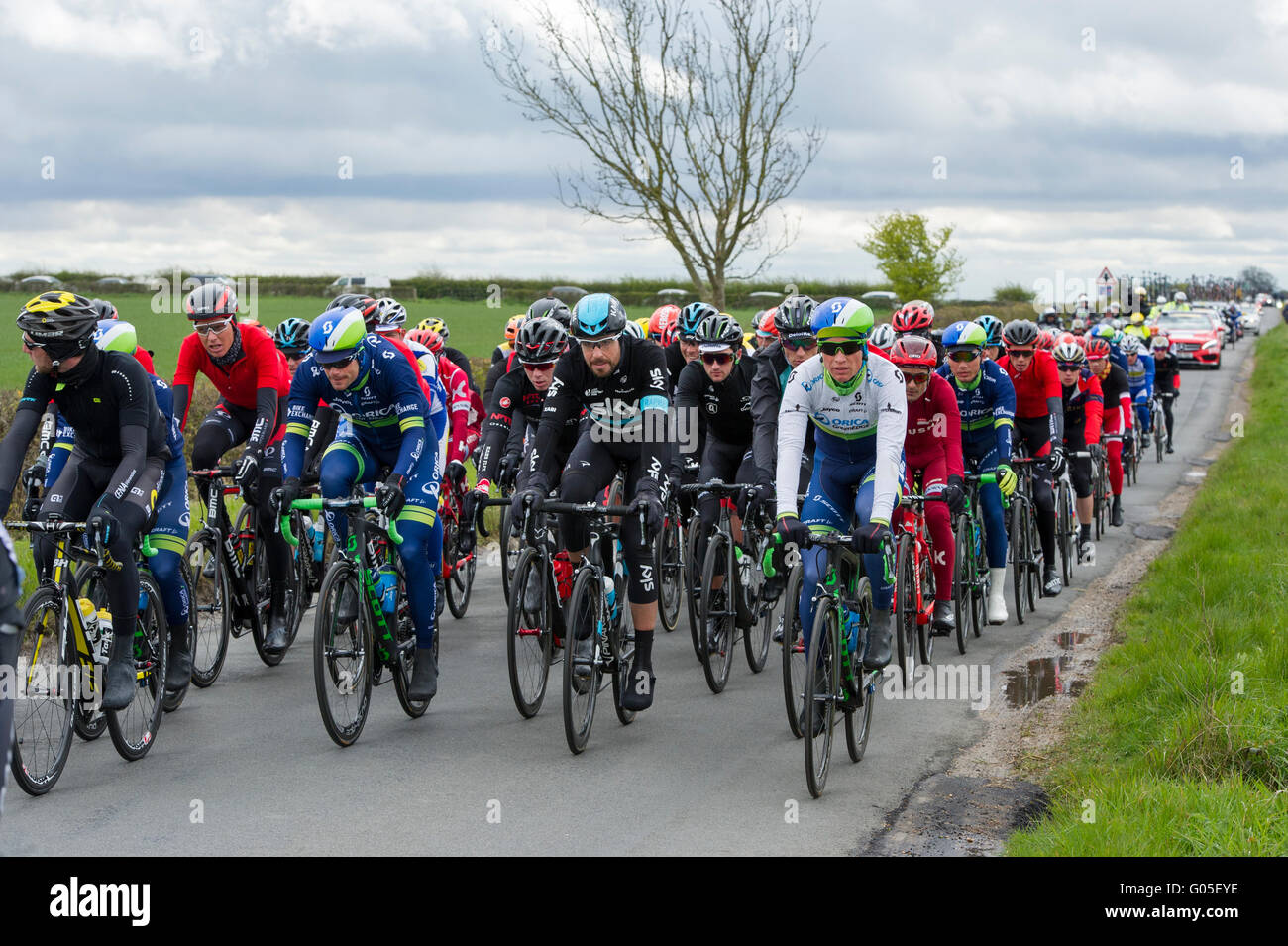 Peloton riders hi-res stock photography and images - Alamy