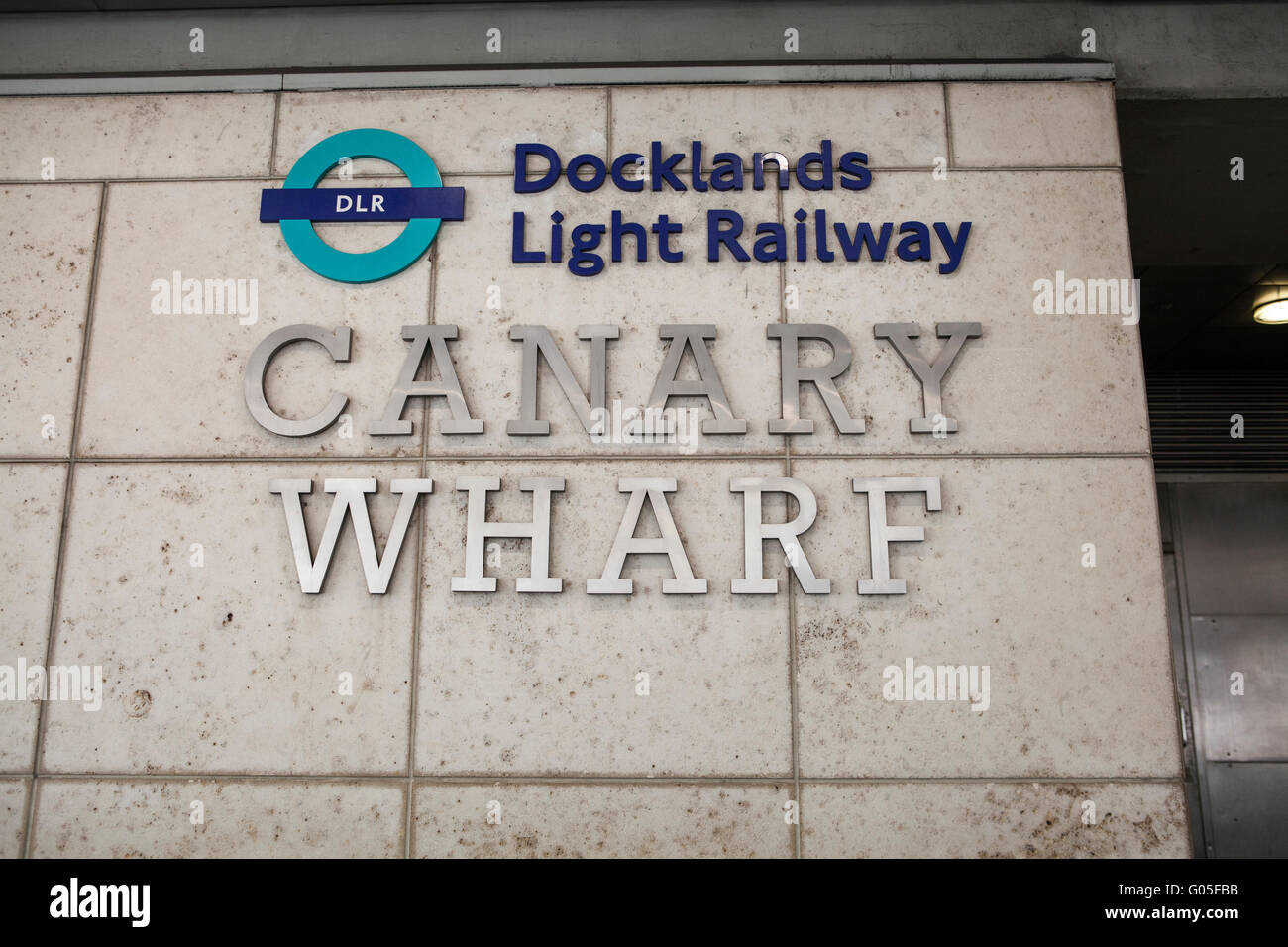 Docklands light railway hi-res stock photography and images - Alamy