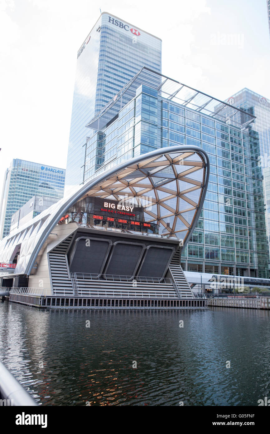 Crossrail stations hi-res stock photography and images - Alamy