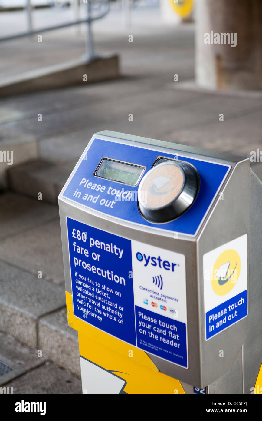 Oyster card ticket hi-res stock photography and images - Alamy