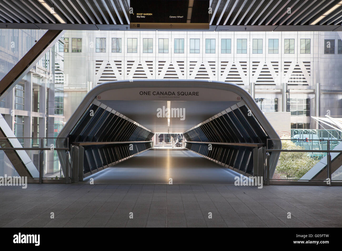 Crossrail Place & Station Canary Wharf, London, Londres Stock Photo - Alamy
