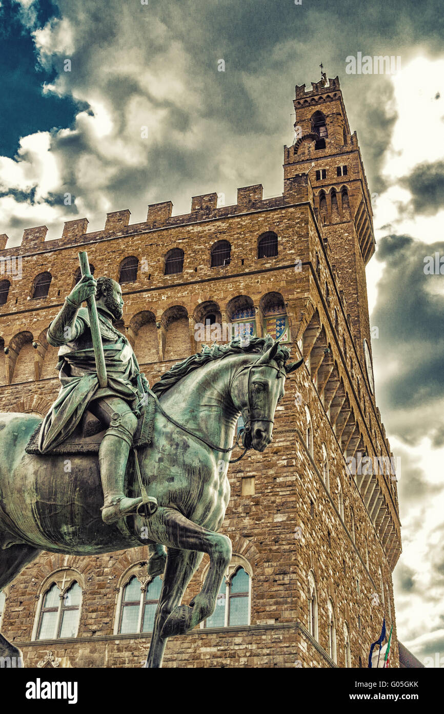 the memories of the Medici court in the walls of the Palazzo della ...