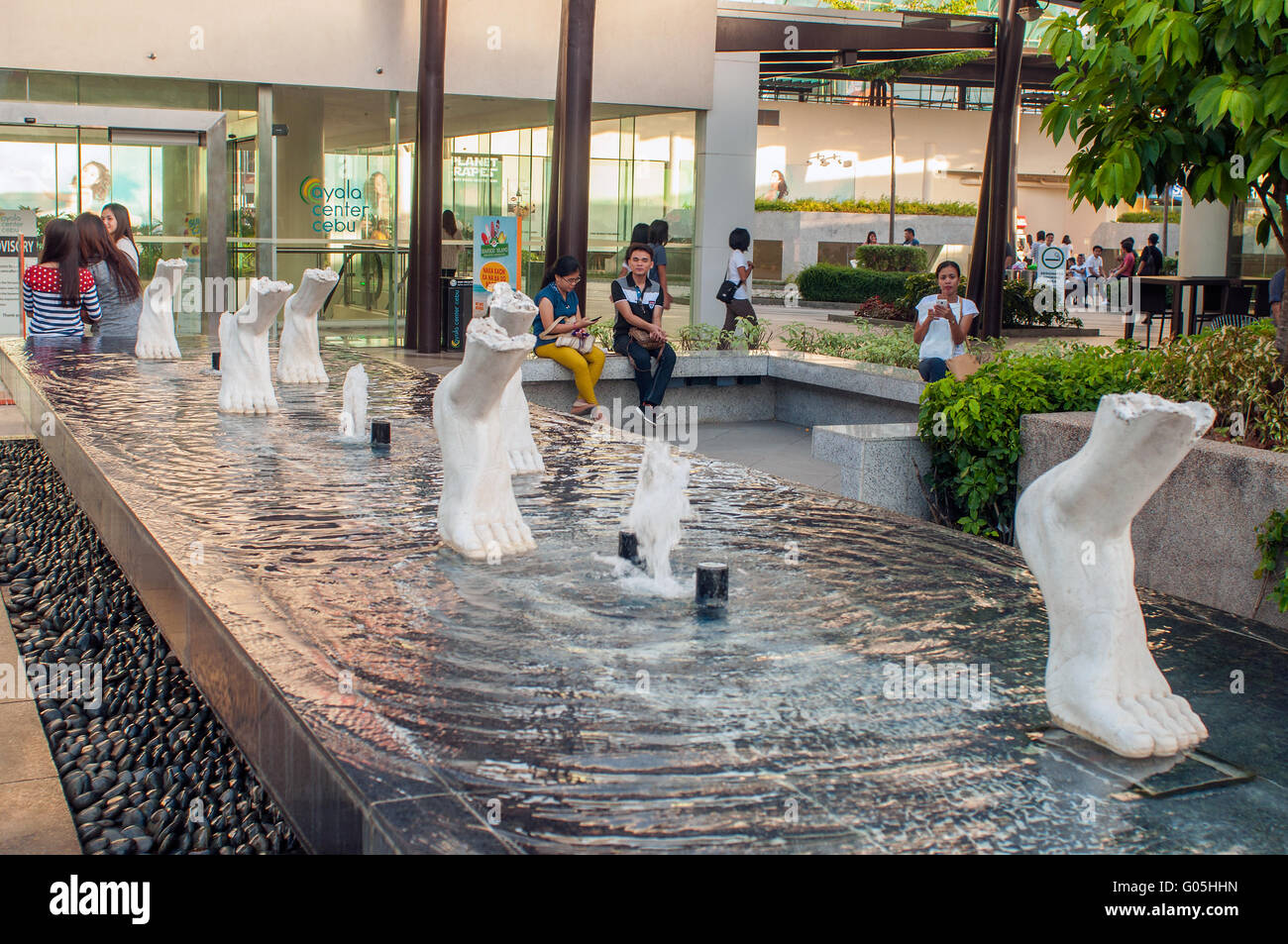 3rd floor open air garden terrace and sculptures, Ayala Shopping Mall ...