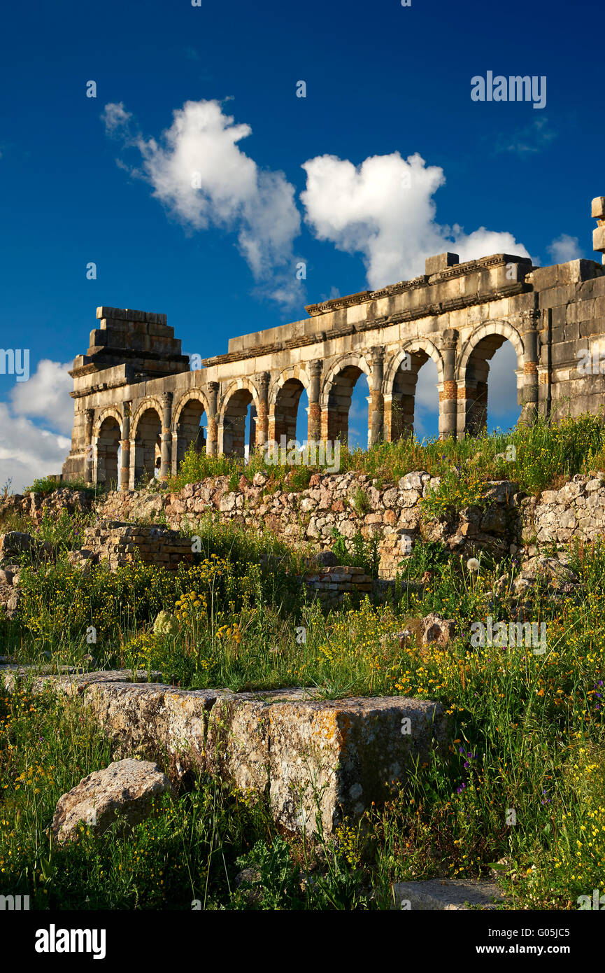 Ruin of roman architecture hi-res stock photography and images - Alamy
