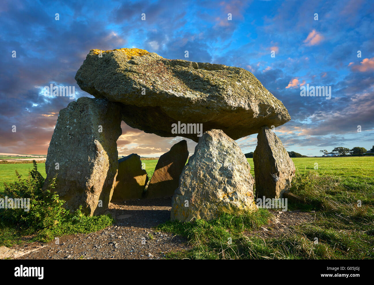 Carreg Samson or Samson’s Stone, a 5000 year old Neolithic dolmen ...