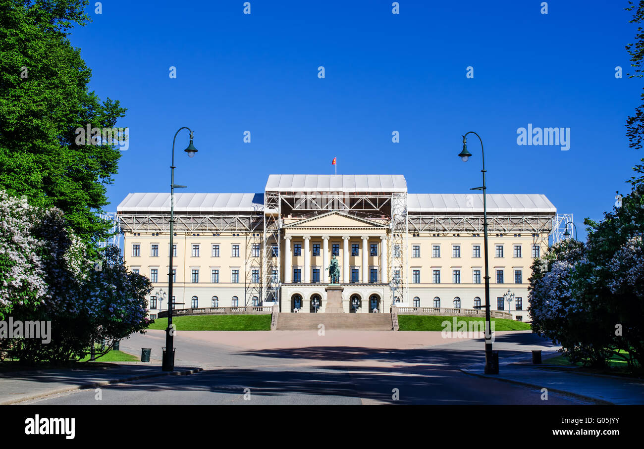 Slottet Royal Palace residence of the King of Norway Stock Photo - Alamy