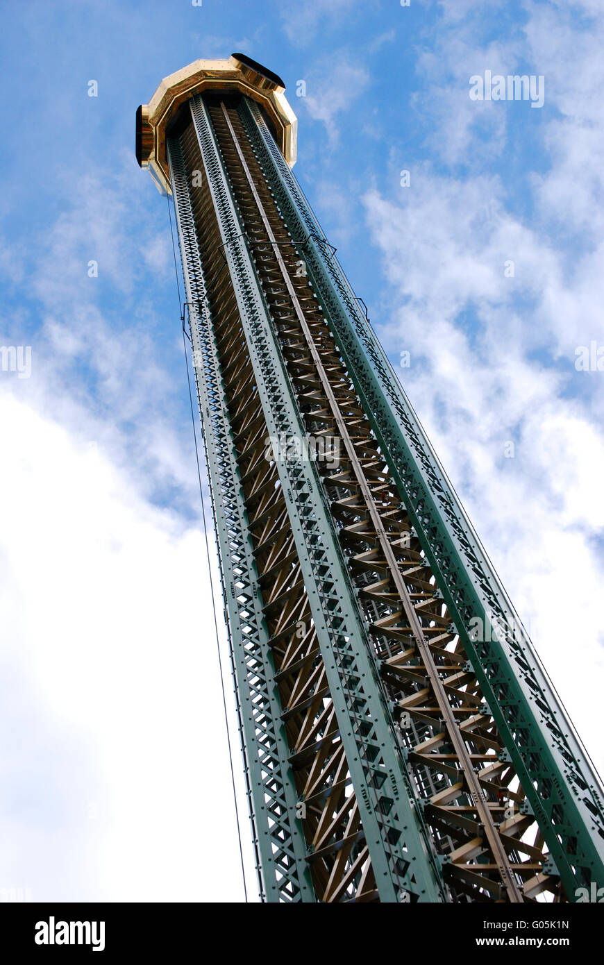 White tall tower hi-res stock photography and images - Alamy