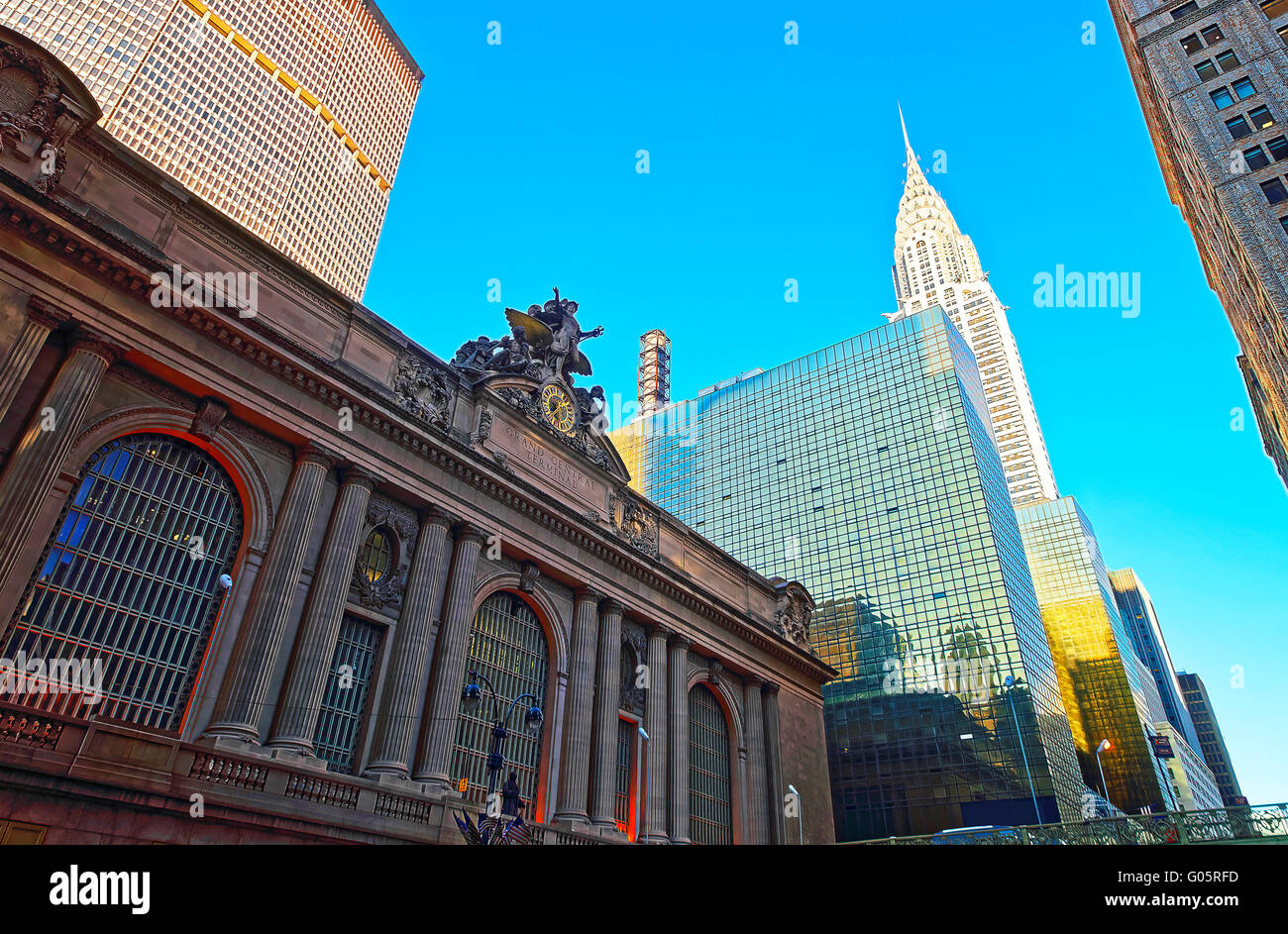 Chrysler building entrance hi-res stock photography and images - Alamy
