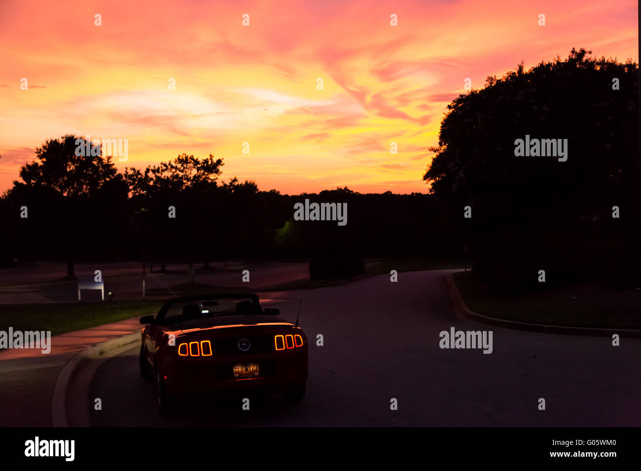 Ford mustang at night hi-res stock photography and images - Alamy