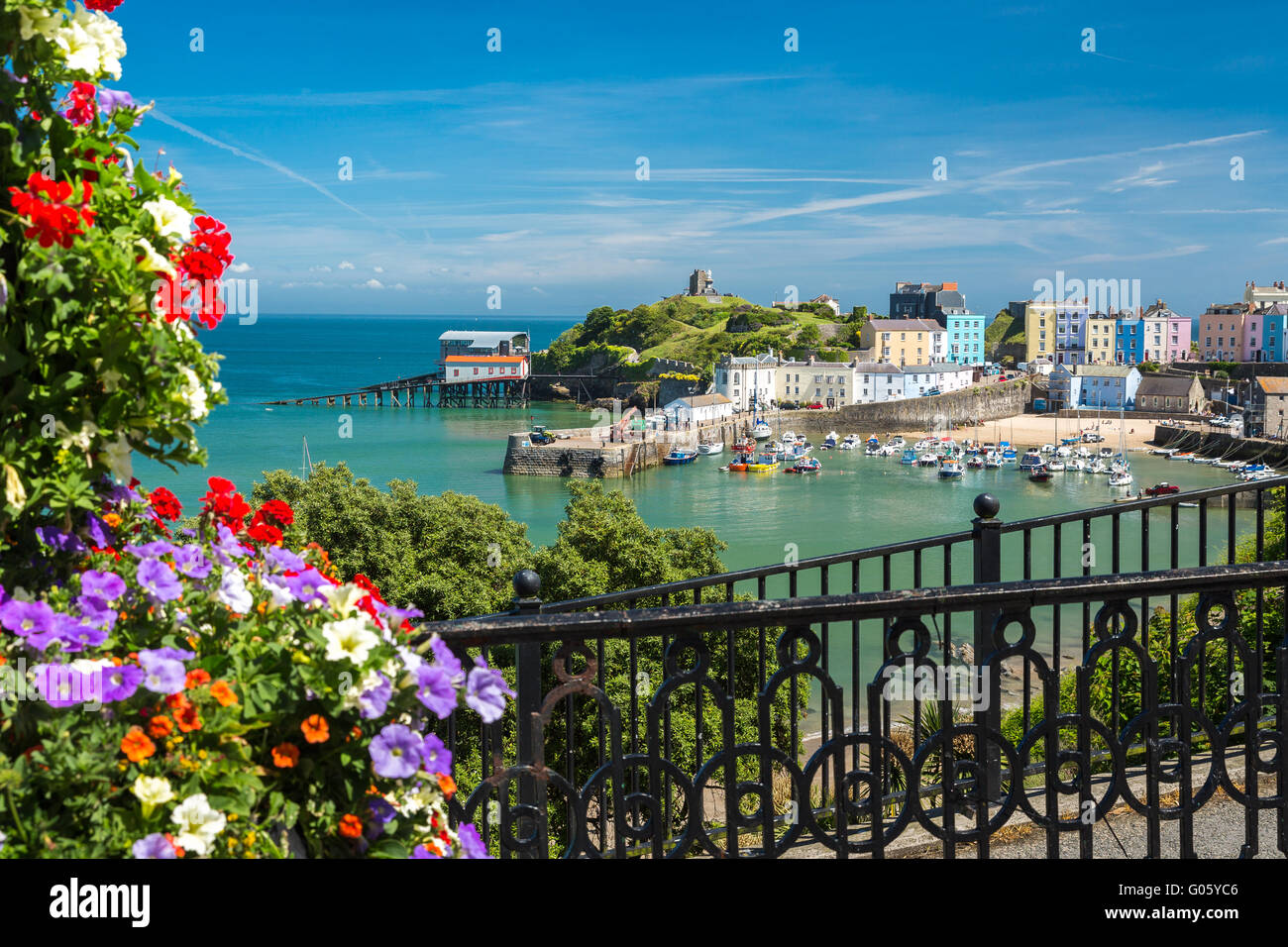 Tenby Harbour - Pembrokeshire Stock Photo - Alamy