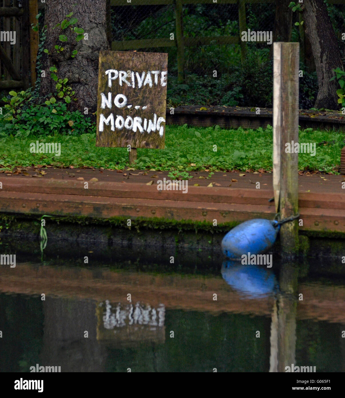 no mooring sign Stock Photo - Alamy