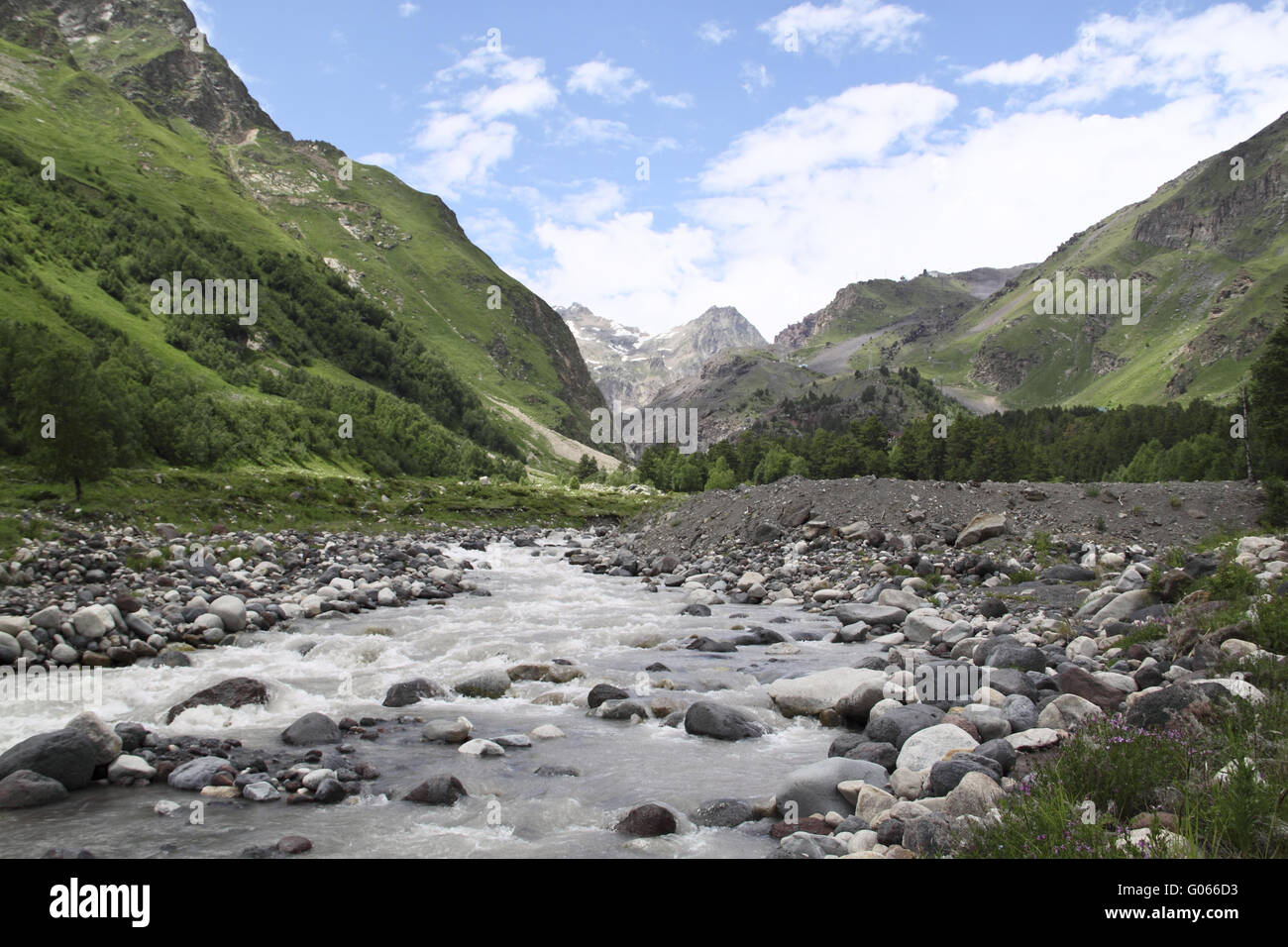 Mountain river landscape hi-res stock photography and images - Alamy