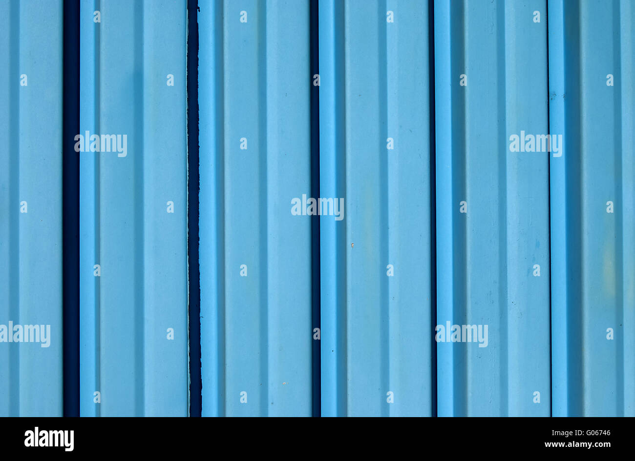 Corrugated iron sheet hi-res stock photography and images - Alamy