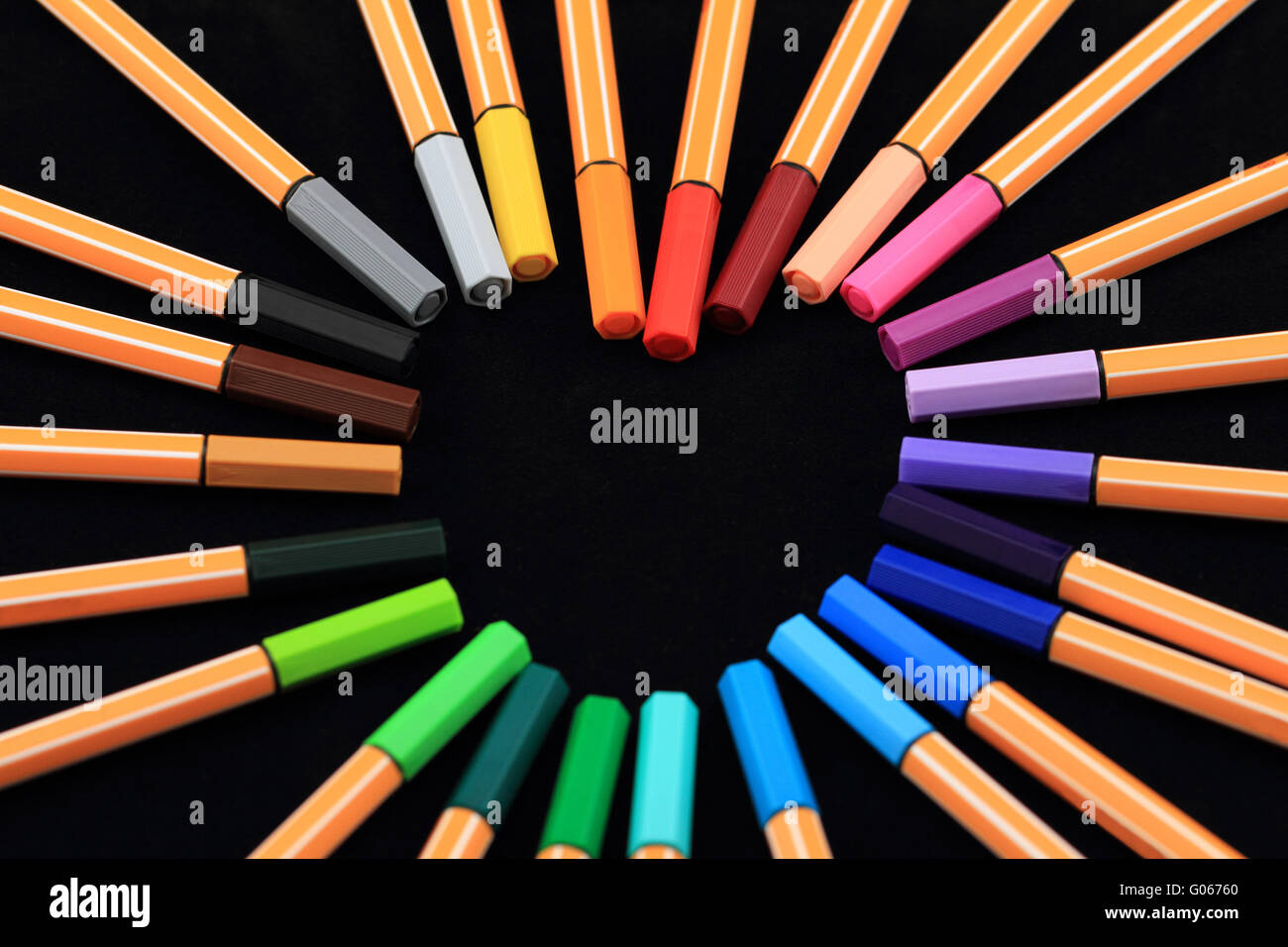 Black crayon heart drawing hi-res stock photography and images - Alamy