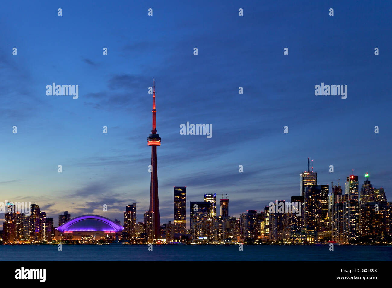 Toronto skyline at night Stock Photo - Alamy