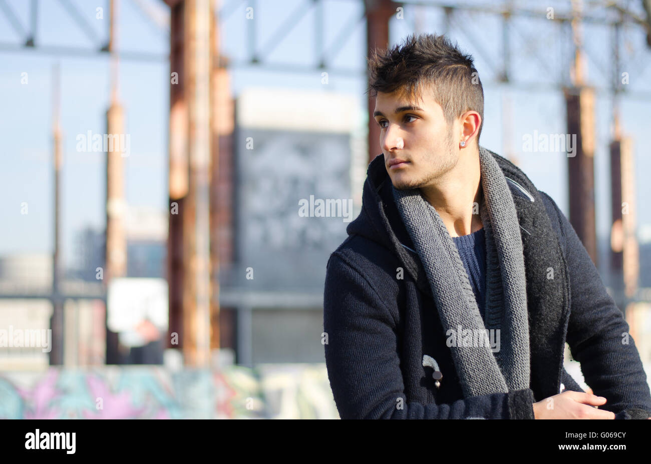 Man urban setting hi-res stock photography and images - Alamy