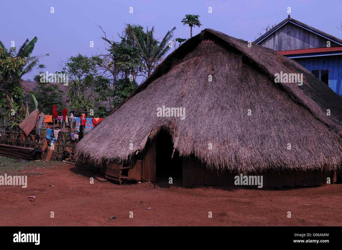 Aboriginal huts hi-res stock photography and images - Alamy