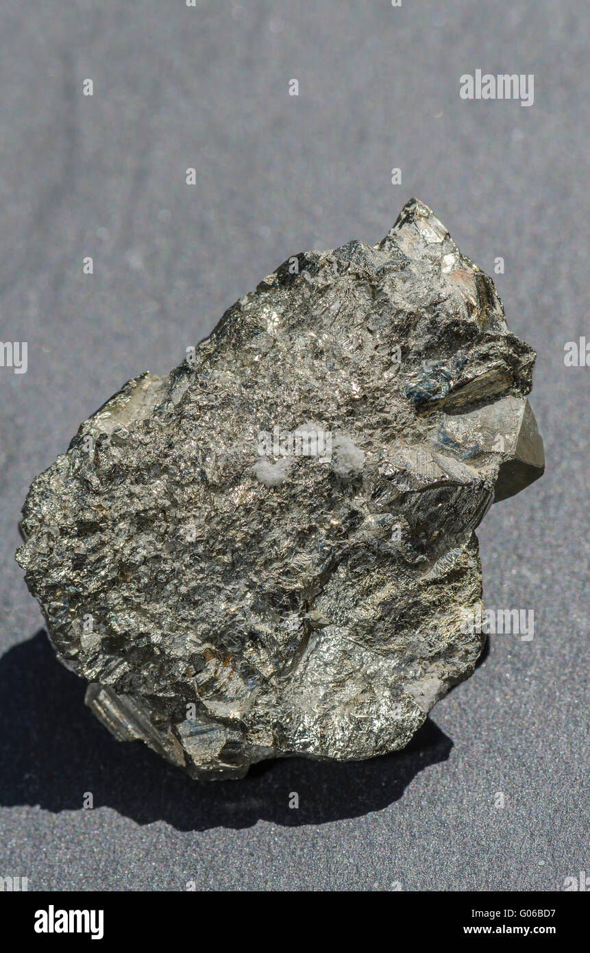 pyrite, pierre, fer, lithothérapie Stock Photo - Alamy
