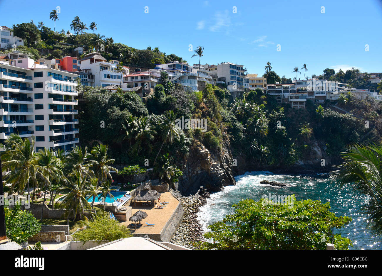 Coastal home on the Pacific Ocean cliffs in Acapulco, Mexico Stock ...