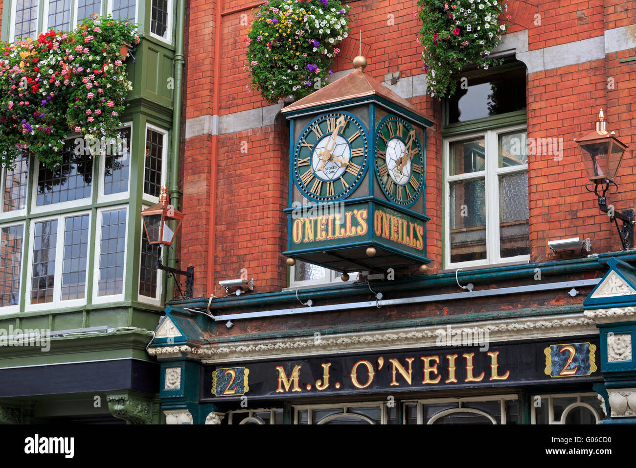 O'neills suffolk street dublin hi-res stock photography and images - Alamy