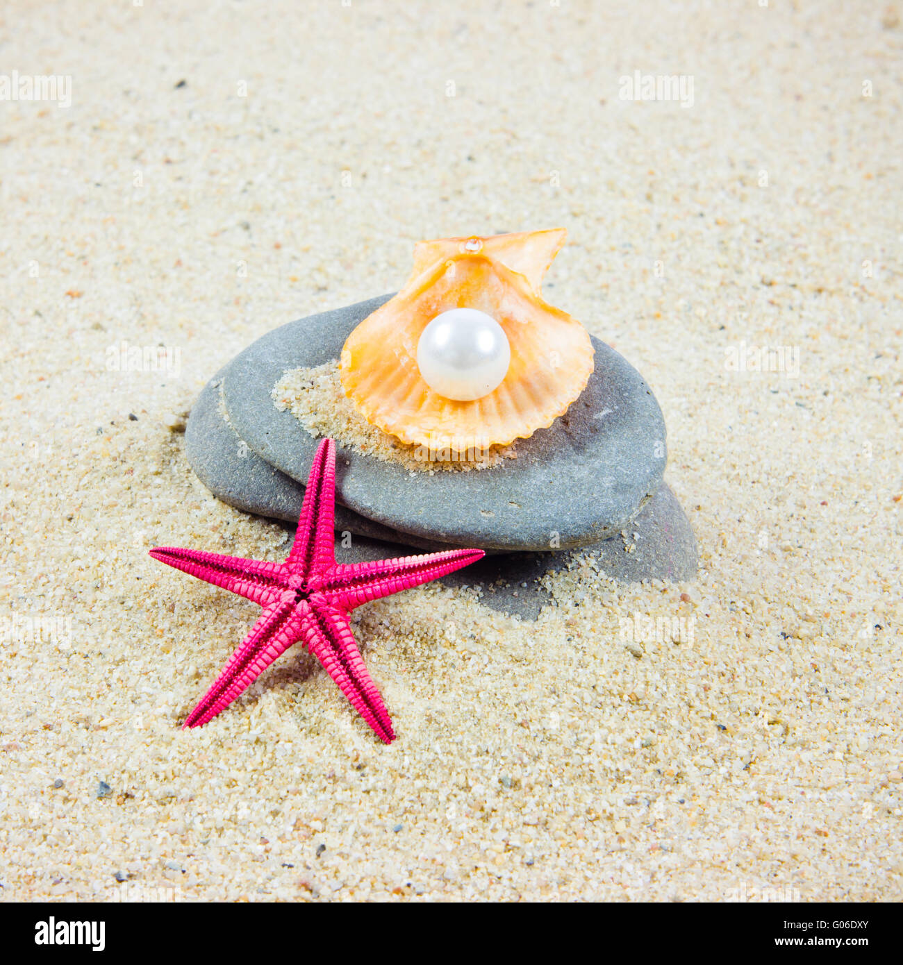 Idyllic jewelry hi-res stock photography and images - Alamy