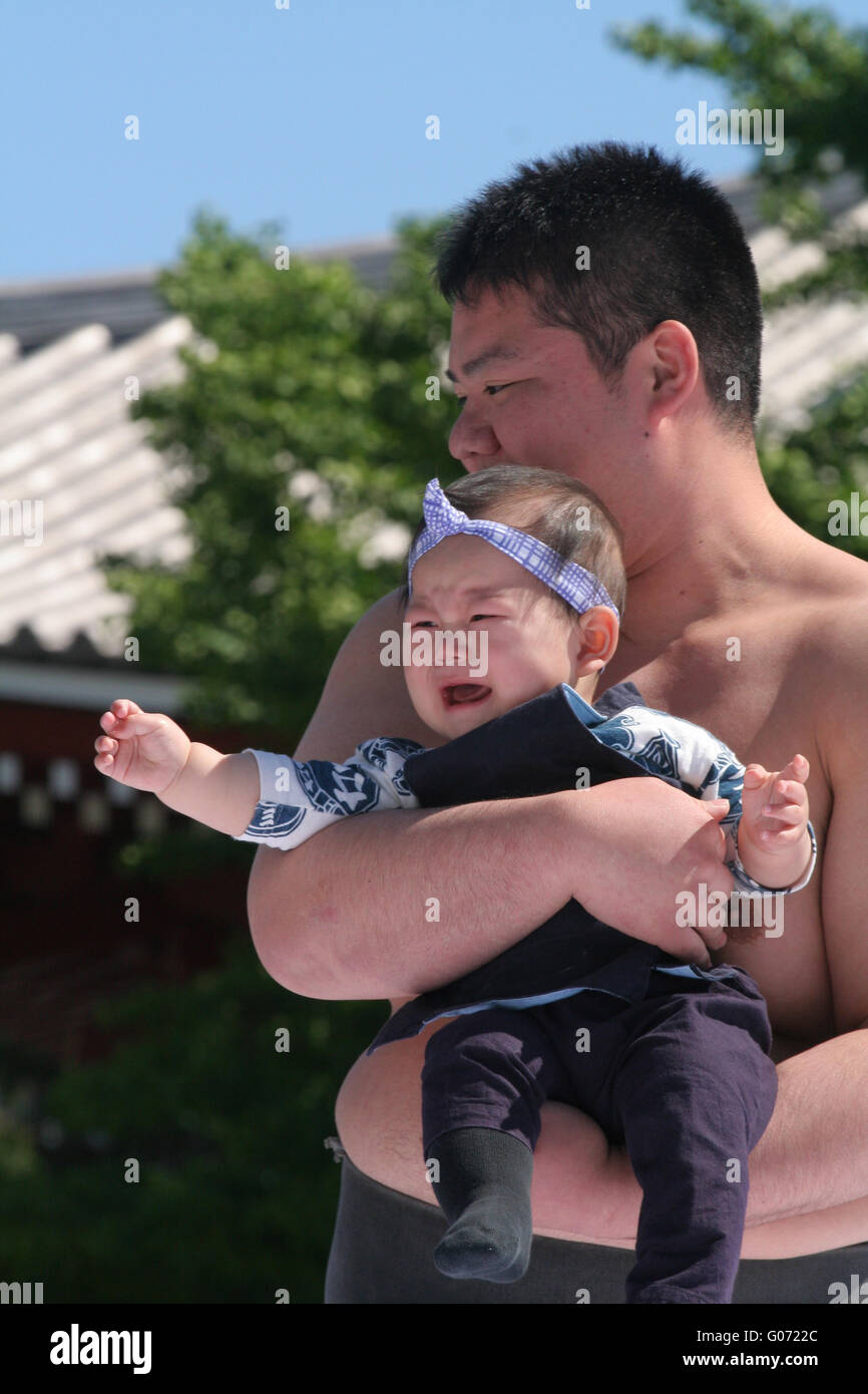 Tokyo, Japan. 29th April, 2016. Baby Crying Sumo, Naki-Zumo event was ...