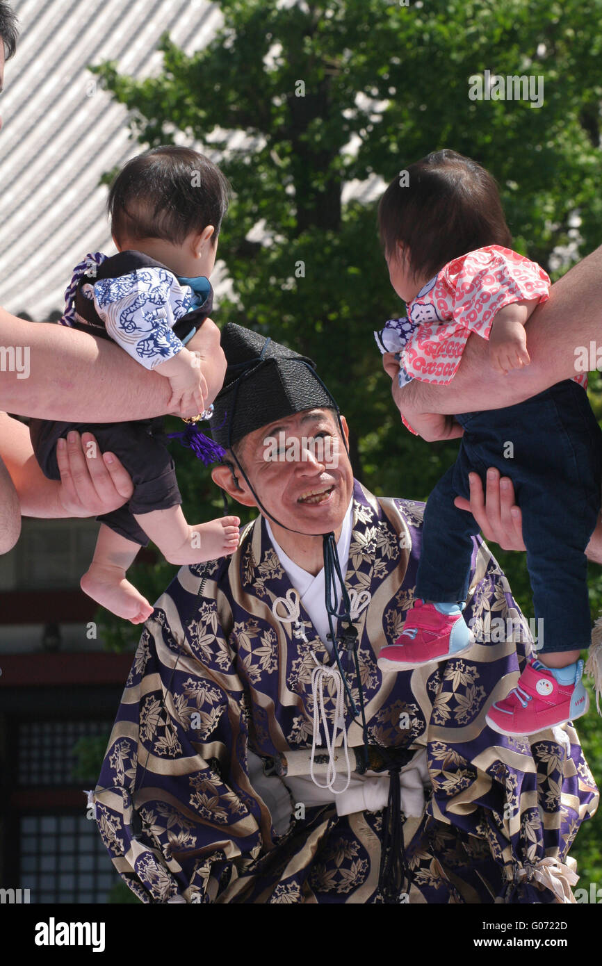 Tokyo, Japan. 29th April, 2016. Baby Crying Sumo, Naki-Zumo event was ...