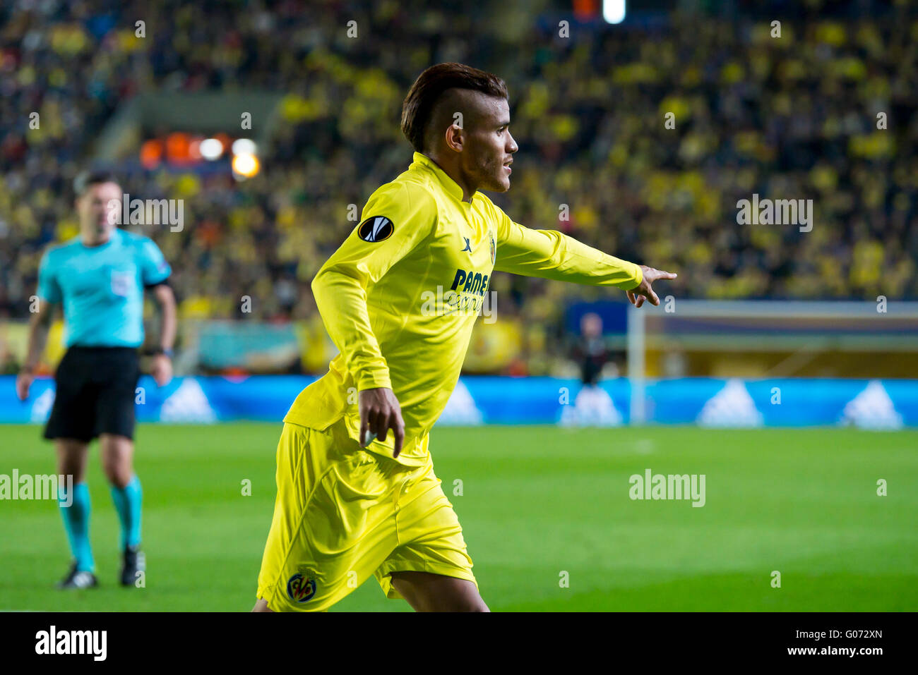 Jonathan action jonathan football hi-res stock photography and images ...