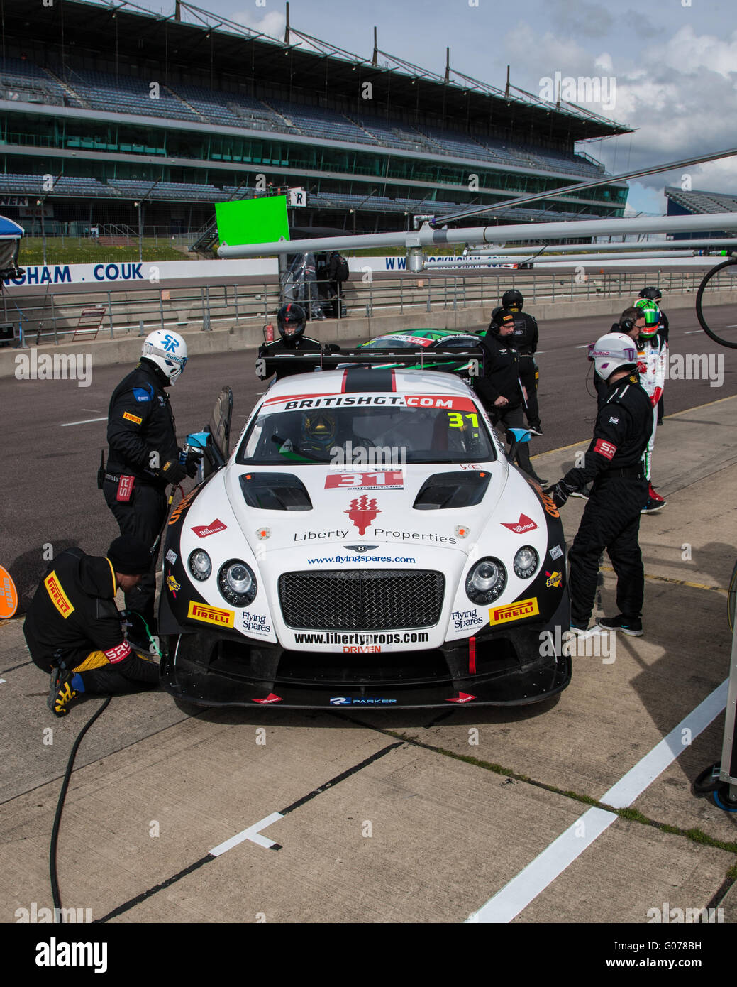 Bentley continental gt3 race car hi-res stock photography and images ...