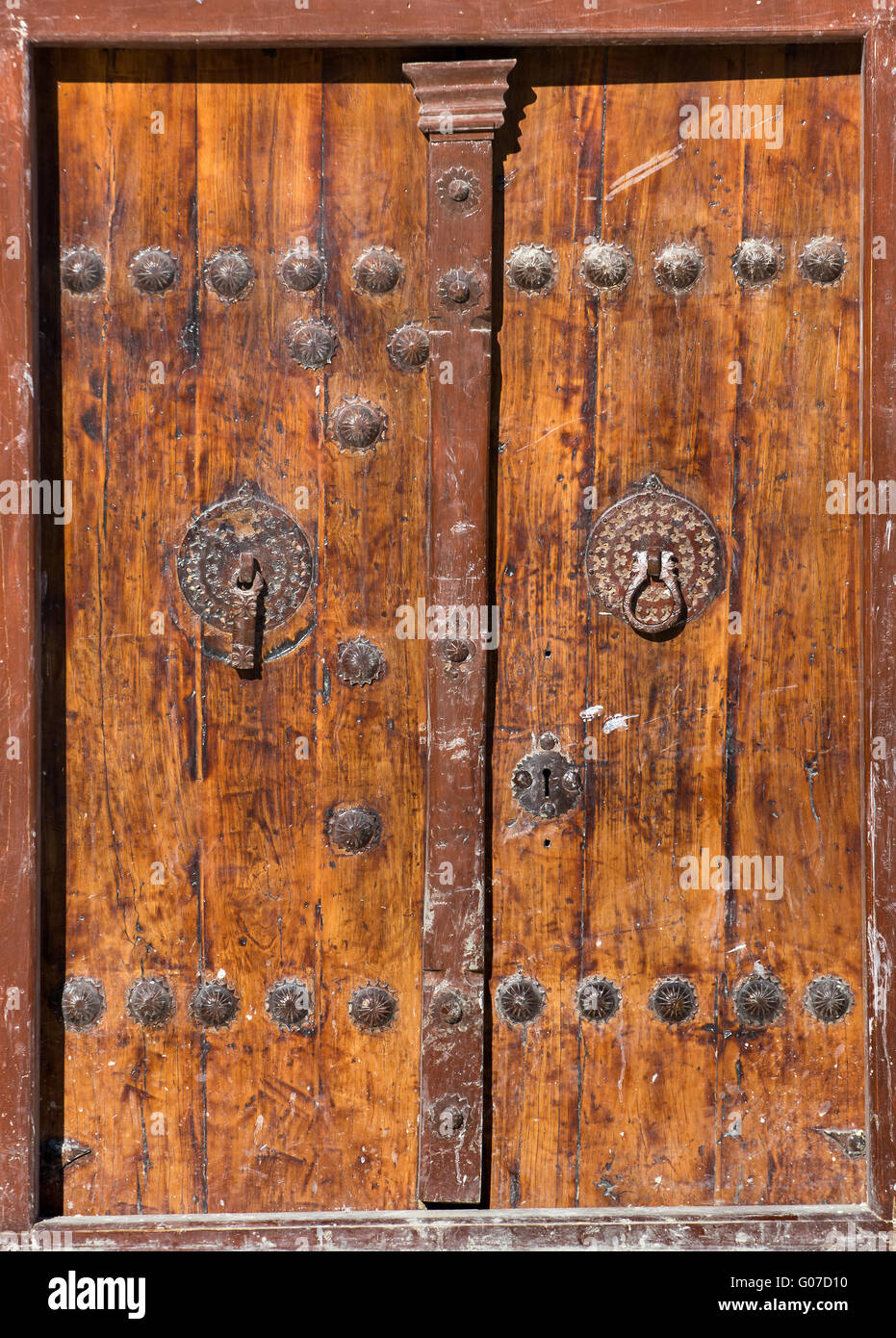 Typical door of an old house in Kashan, Iran Stock Photo - Alamy